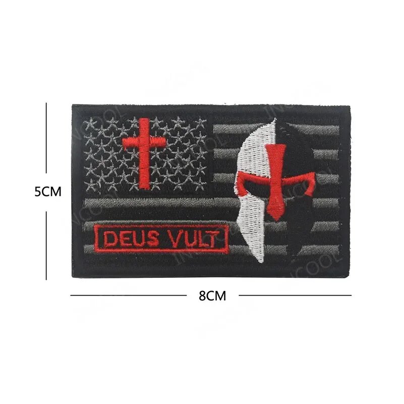 Нашивка Deus Vult, крест, шлем, 8x5см, черная