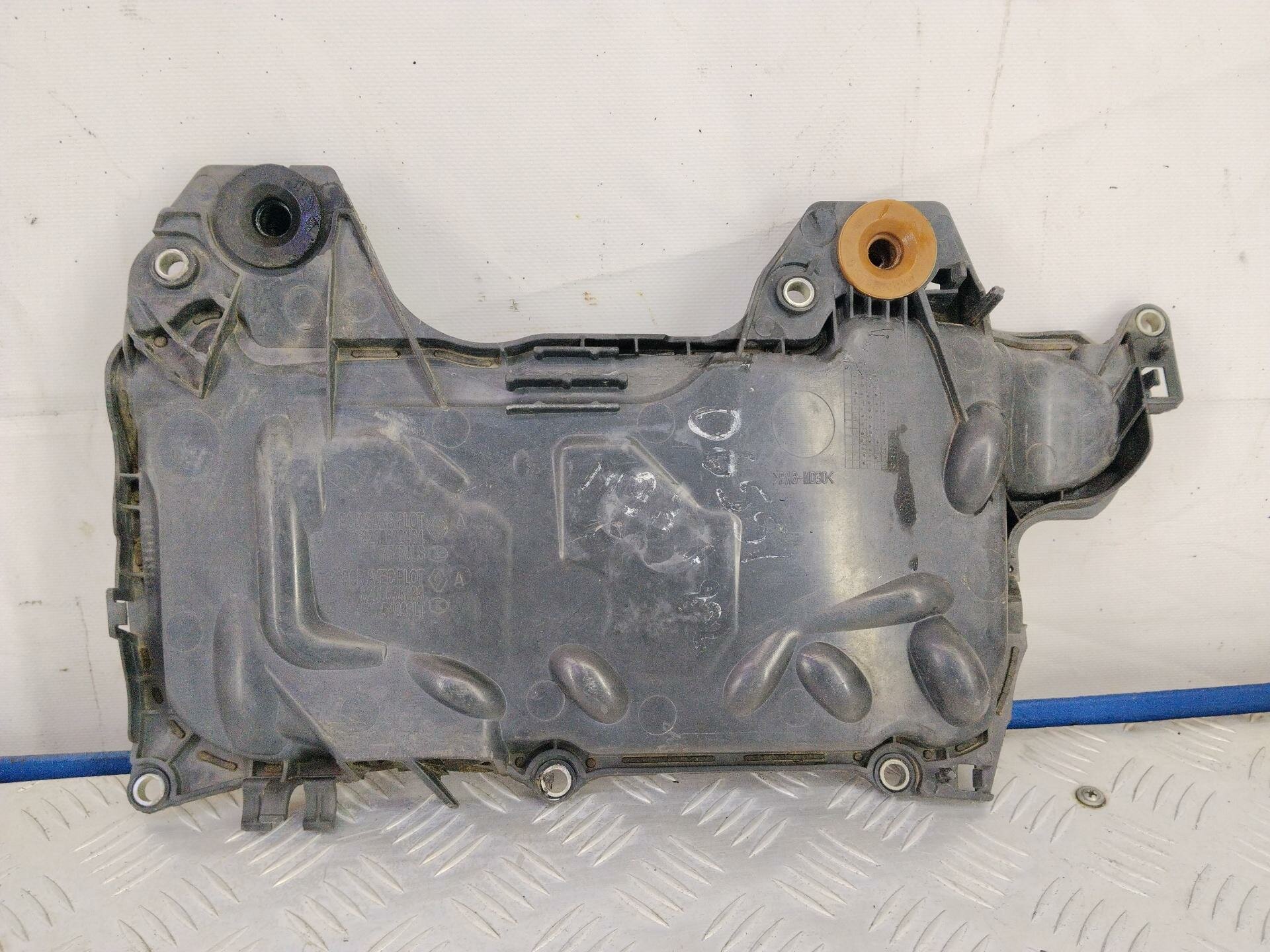 Декоративная крышка двигателя Renault Laguna 3 2011 8200672464