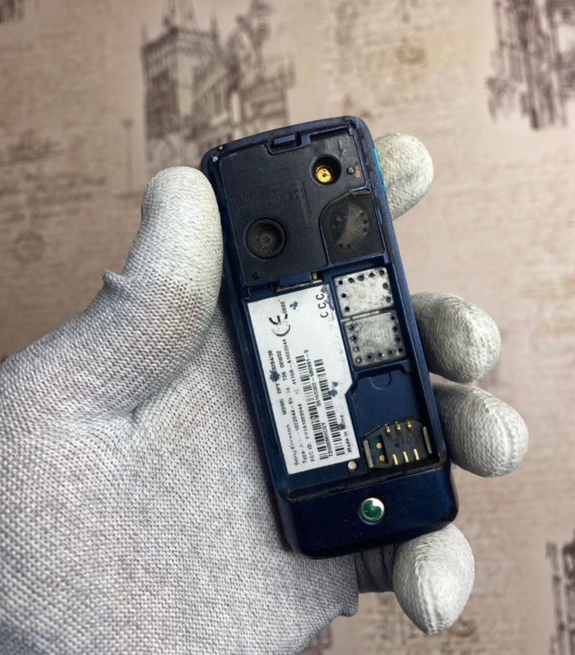 Sony Ericsson W200i — фото 1