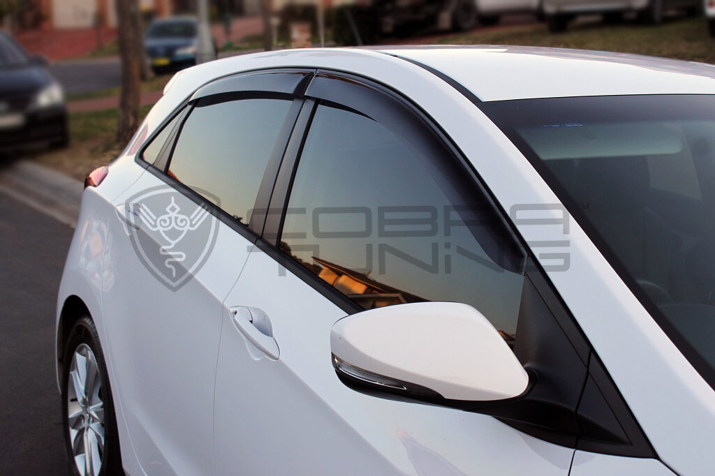Дефлектора на окна Hyundai I30 II Hb 5d 2012 деф. окон Cobra Tuning Cobra tuning H23212