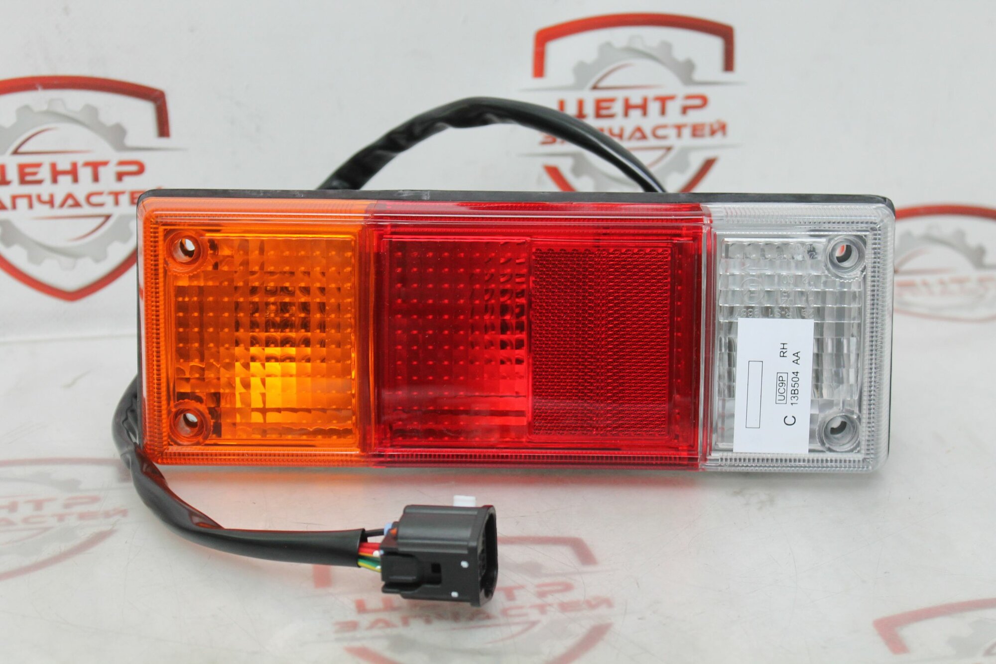 Фонарь задний правый FORD 1733785