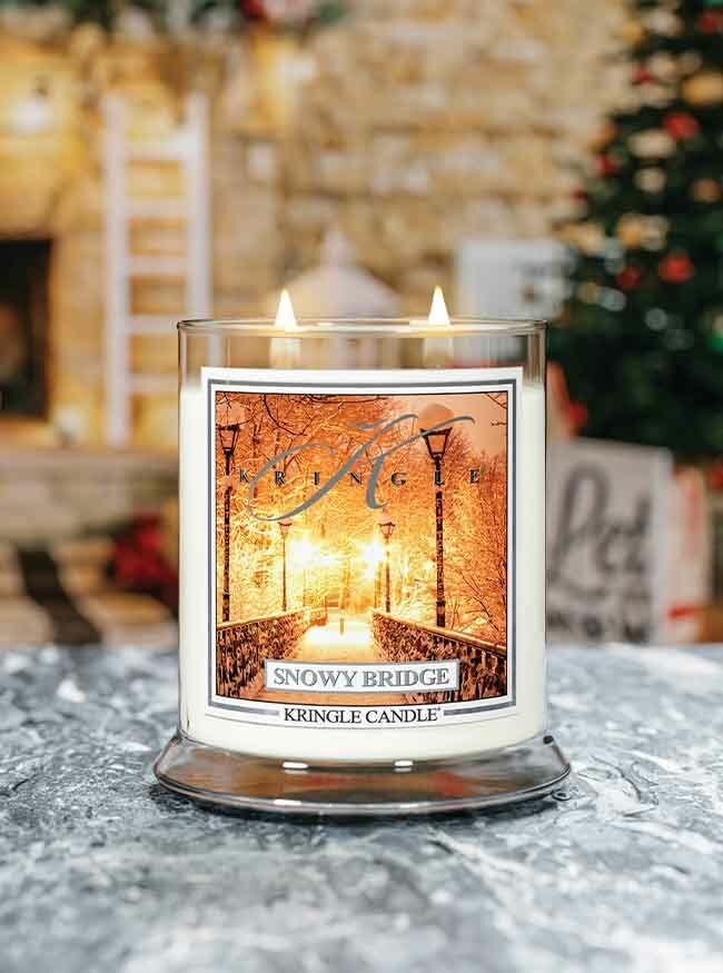 Kringle Candle свеча ароматическая 2 фитиля Snowy Bridge