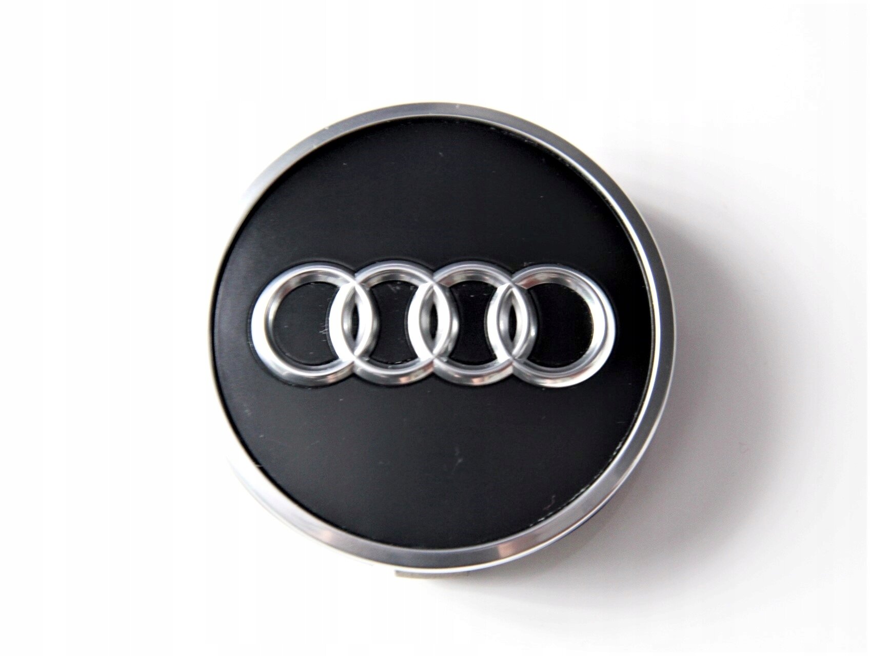 Колпачок - заглушка на литой диск Audi (Ауди), 61 мм, черный с хромированным ободком
