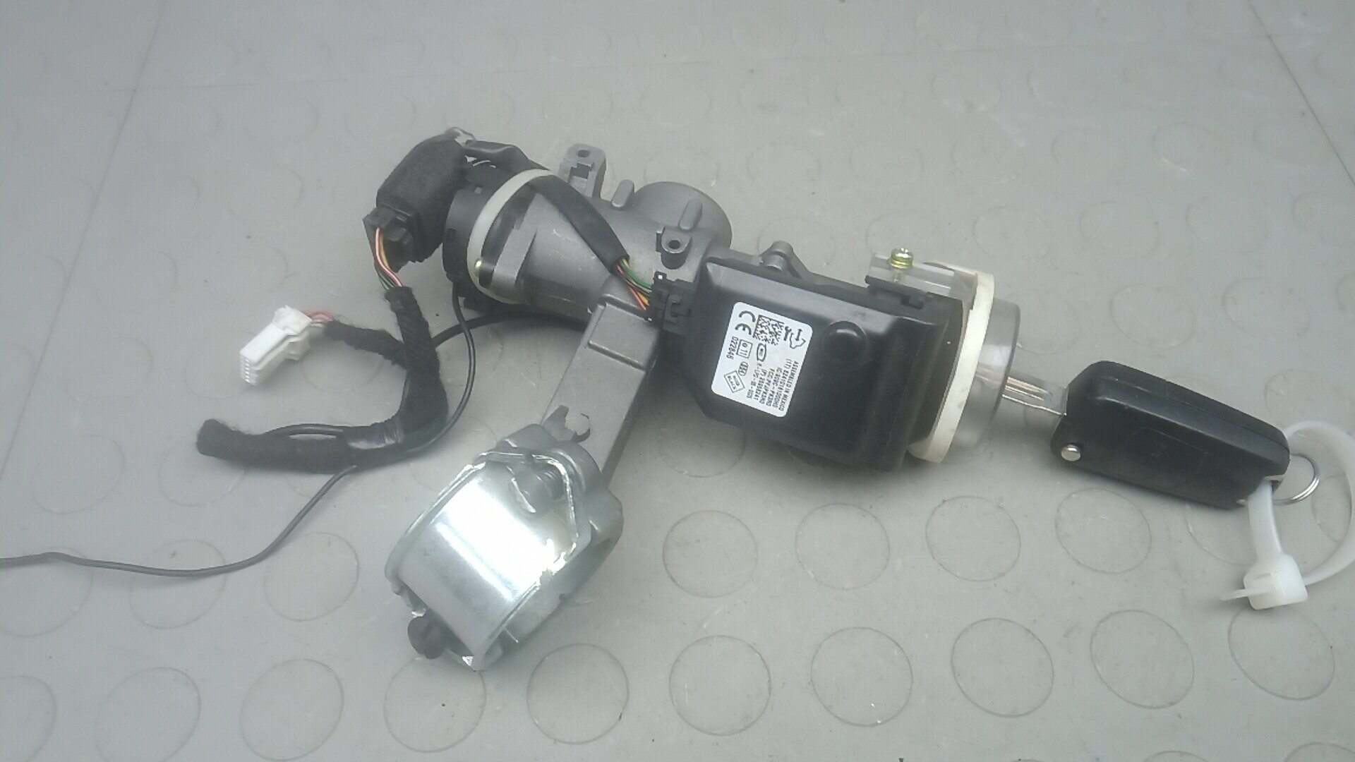 Замок зажигания CHEVROLET CAPTIVA 1