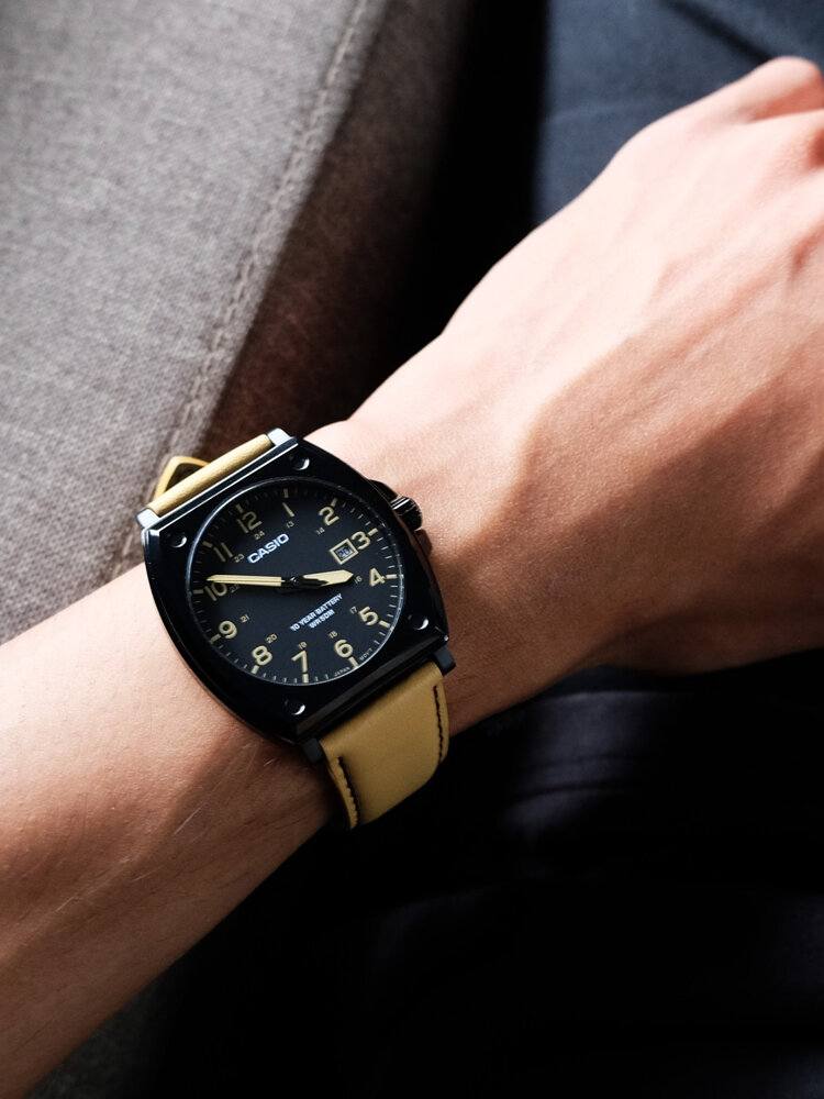 Наручные часы CASIO Collection, черный/бежевый — фото 1
