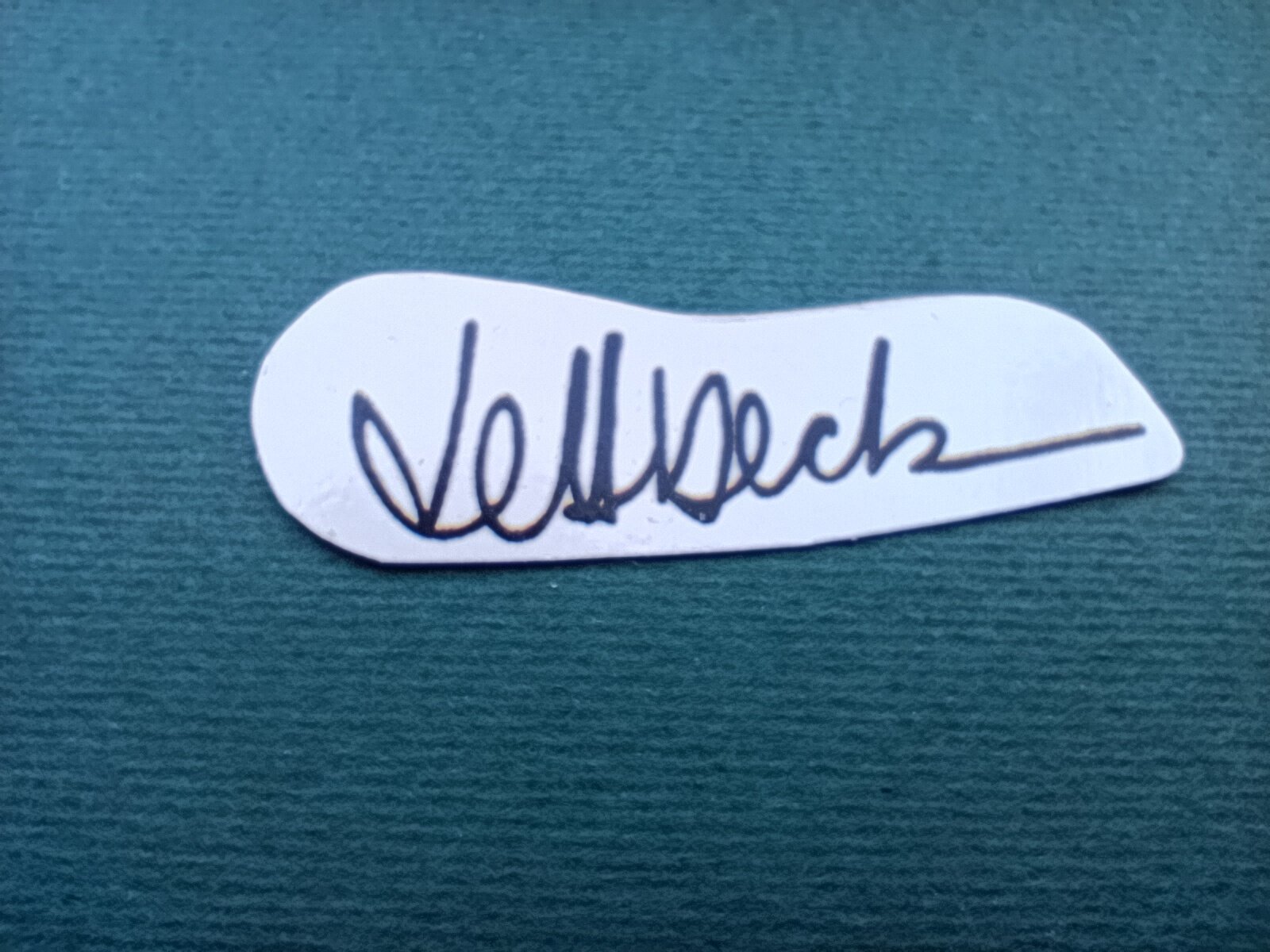 Деколь (водный перевод) на голову грифа электрогитары. Подпись Джеффа Бэка