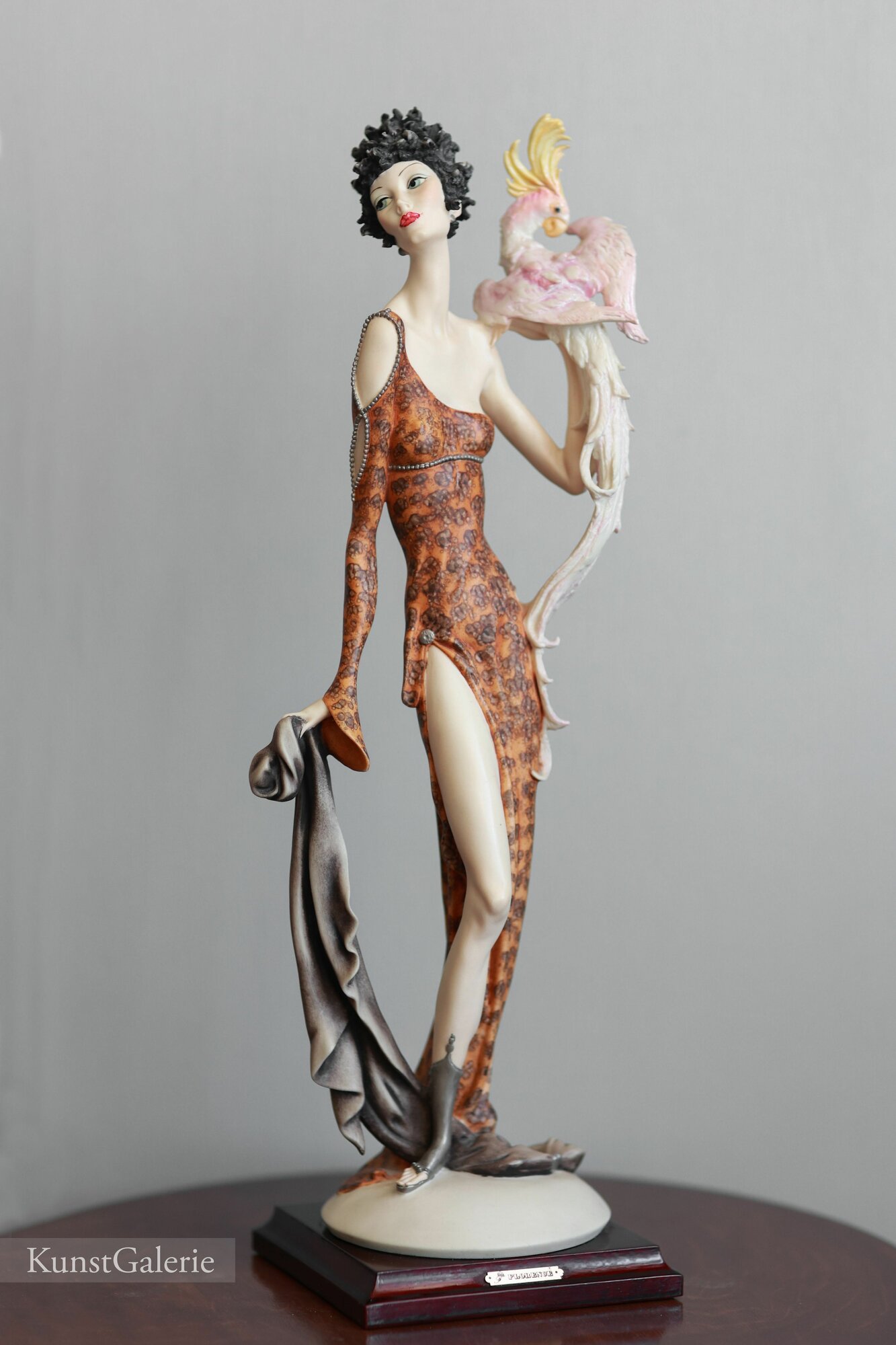 "Леди с попугаем" статуэтка Giuseppe Armani Capodimonte Florence - Lady with Parrot 0616C - Джузеппе Армани Каподимонте