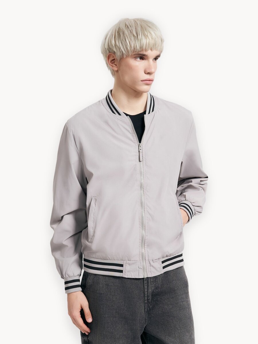 Бомбер Весна-лето 2025