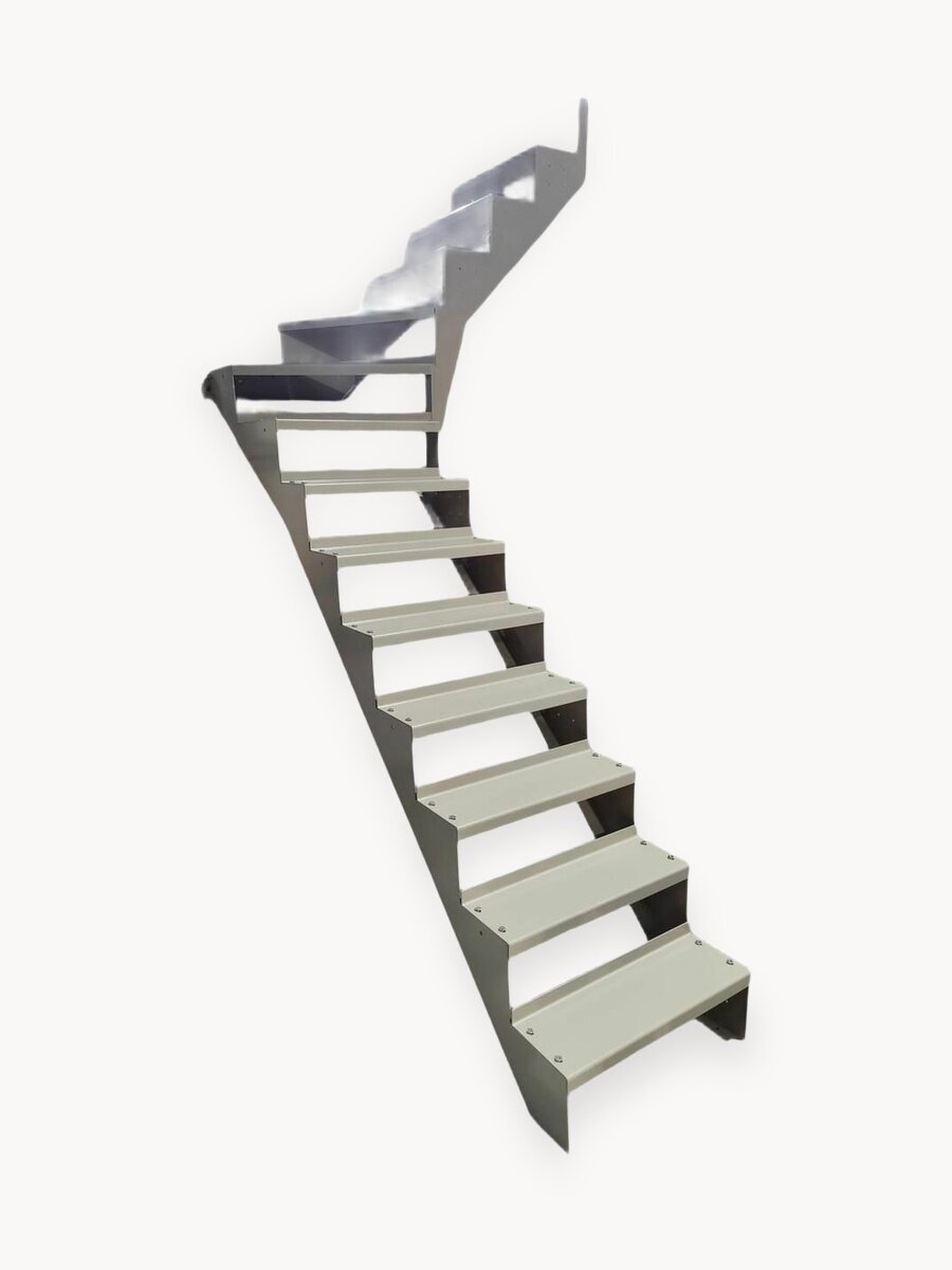 Лестница м/этажная,18 высот,16 ступеней , площадка, ограждения "стандарт". Разборная. Ширина 80 см.