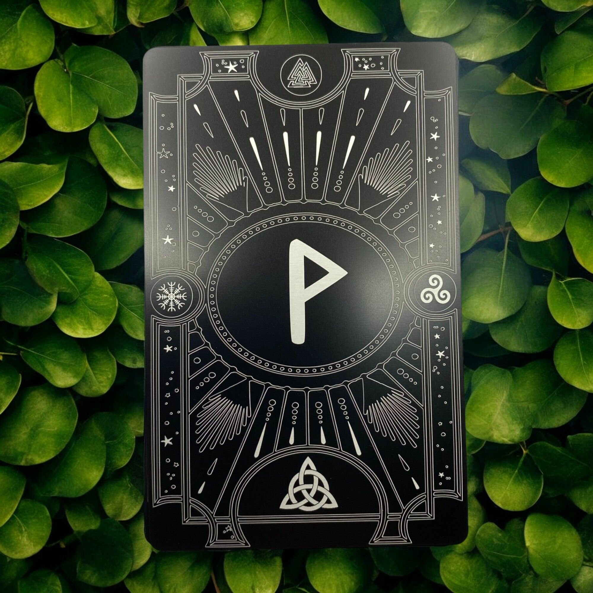 Рунический оберег, карта-талисман Вуньо