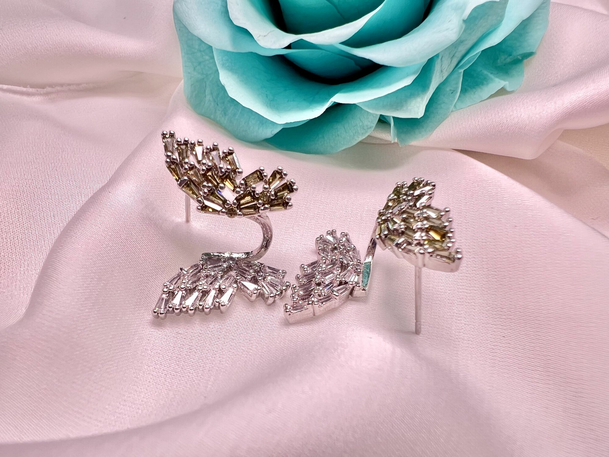 Серьги пусеты, кристалл, Swarovski Zirconia