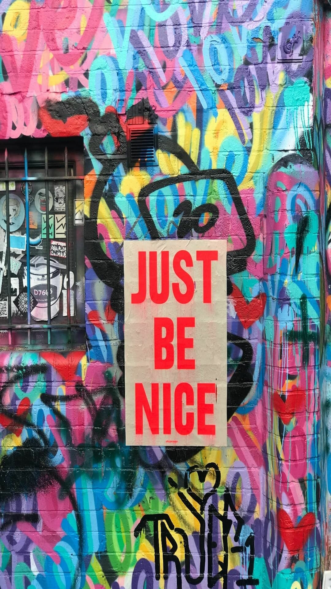 Плакат "Just be nice" из коллекции "Граффити" А3