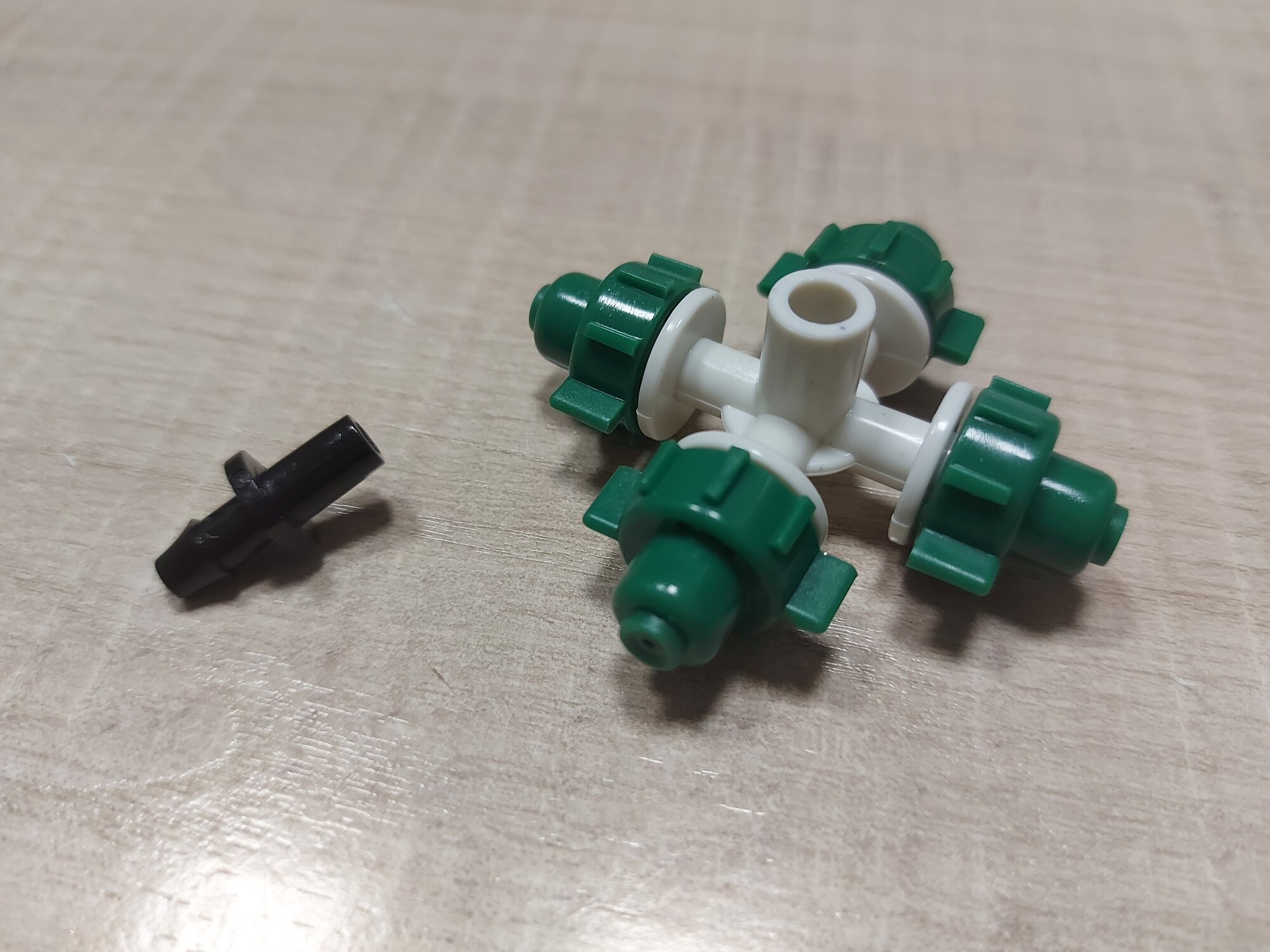 Туманообразователь 4 сопла. Зеленый, 26,0л/ч, радиус 0,8-1,0м (10шт)