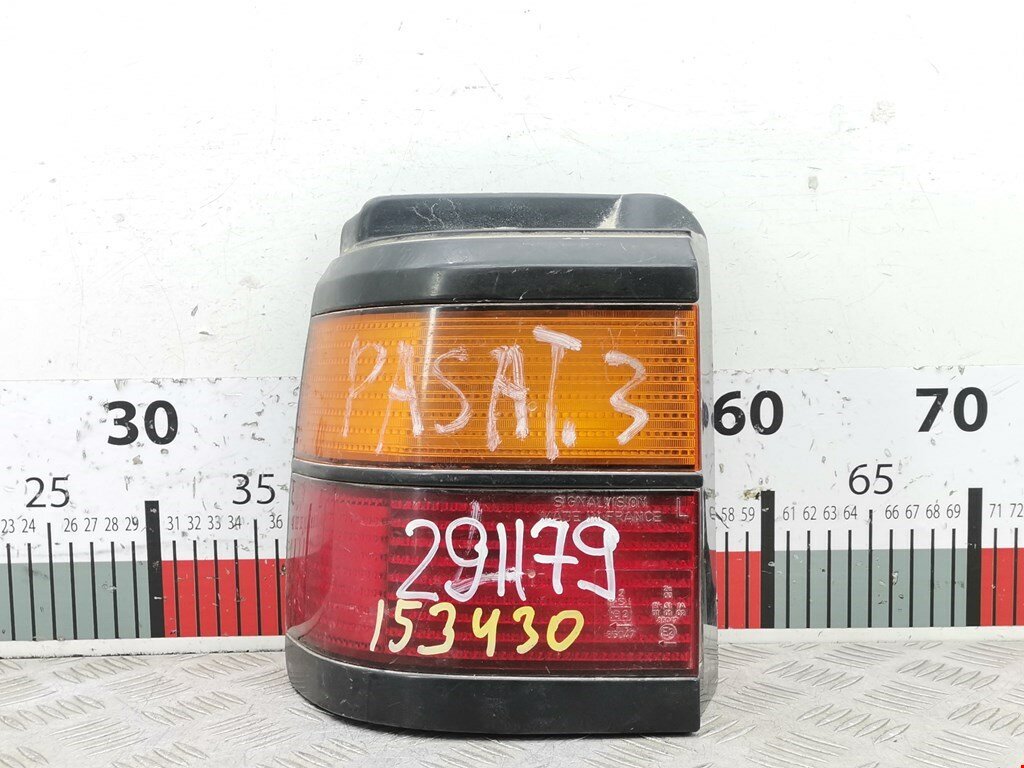 Фонарь задний левый Volkswagen Passat 3 333945111 арт. 2197156