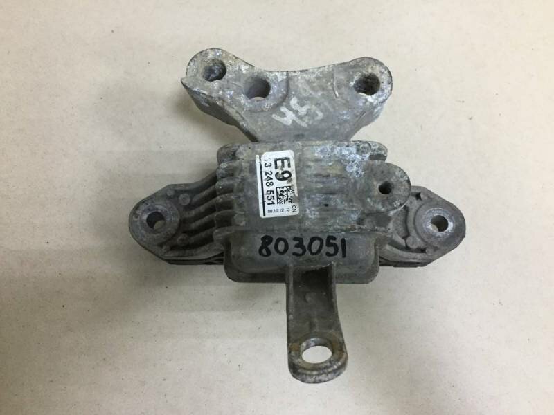 Опора КПП левая Opel Astra J 2010-2017 кат.номер: 13248551