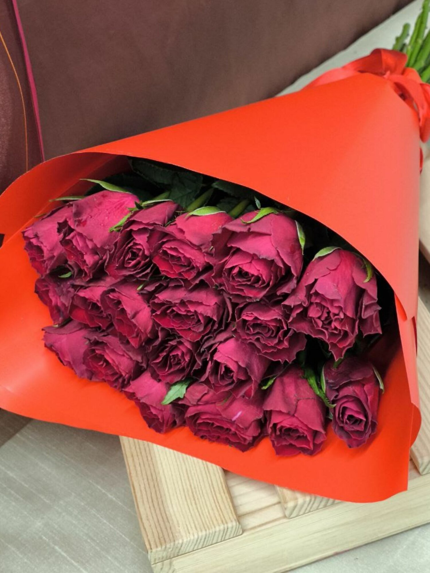 Букет живых цветов из Красных роз 19 шт. высота 42 см. SIMFONI FLOWERS