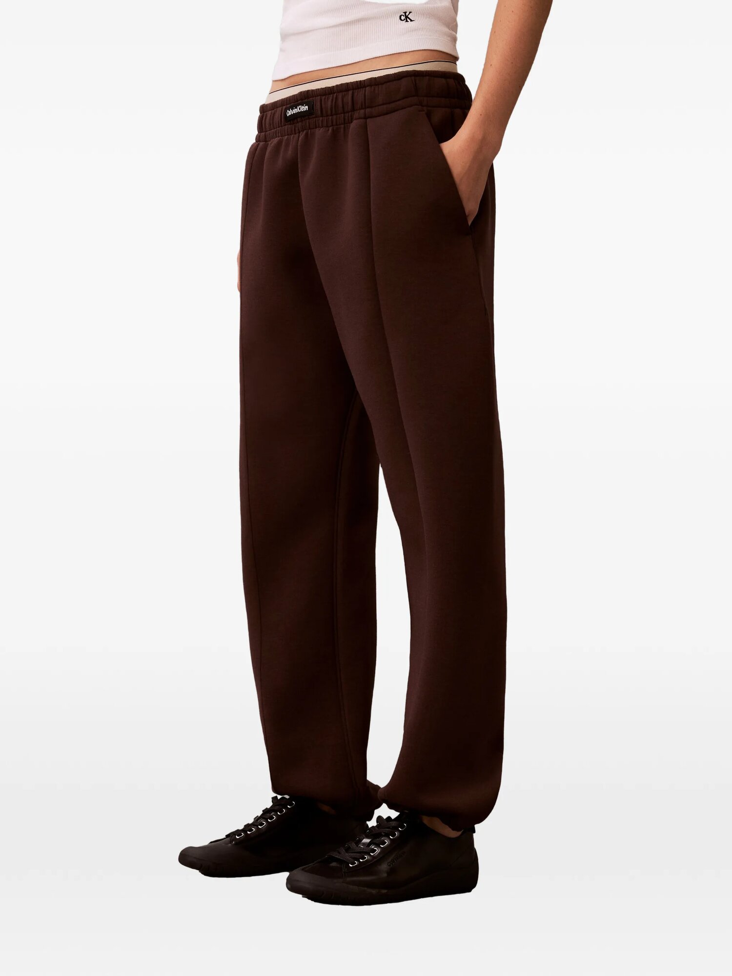 Брюки CALVIN KLEIN Logo-patch relaxed-fit track pants, размер 40 EU, коричневый — фото 1
