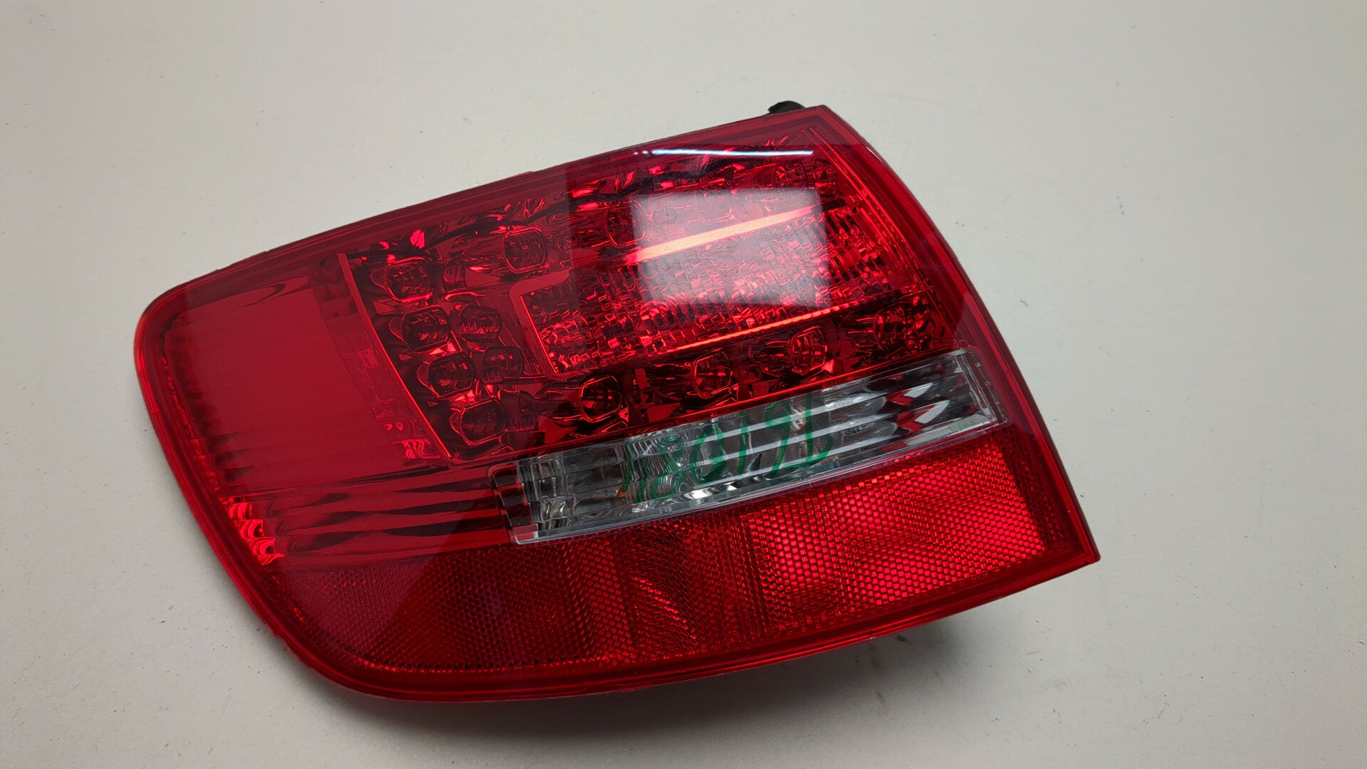 Фонарь (задний) левый Audi A6 (C6) Б/У