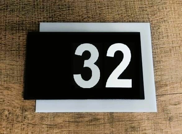 Цифры на дверь, табличка с номером 32