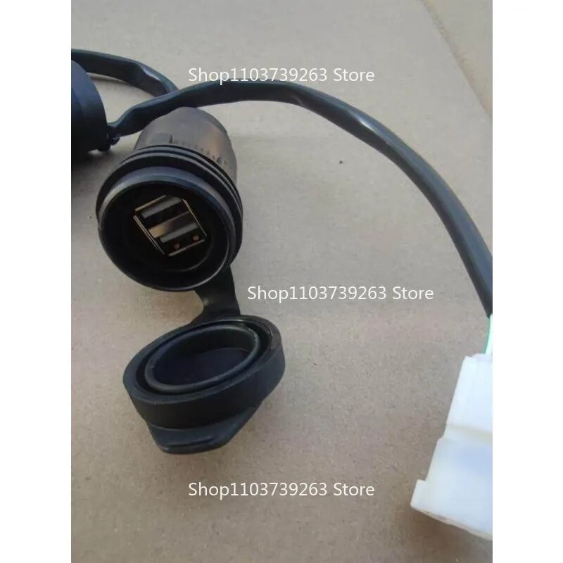Подходит для аксессуаров CF MOTO: USB-разъем 800MT, розетка питания 800-5/5A, USB output socket