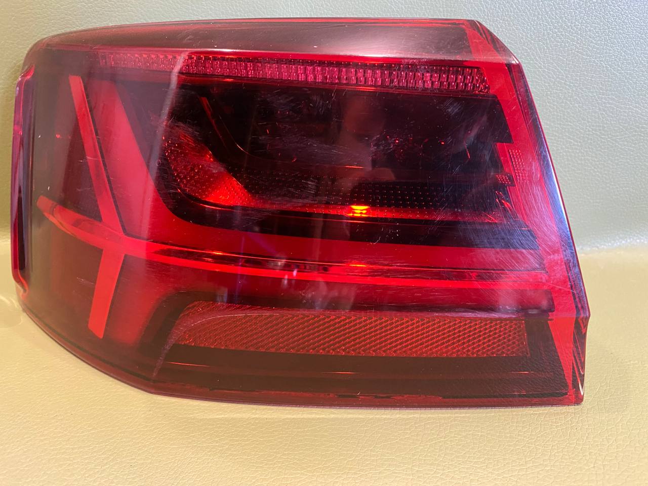 Фонарь левый наружный (светодиод) для Audi A6 С7 (2014-18гг) 4G5945095E