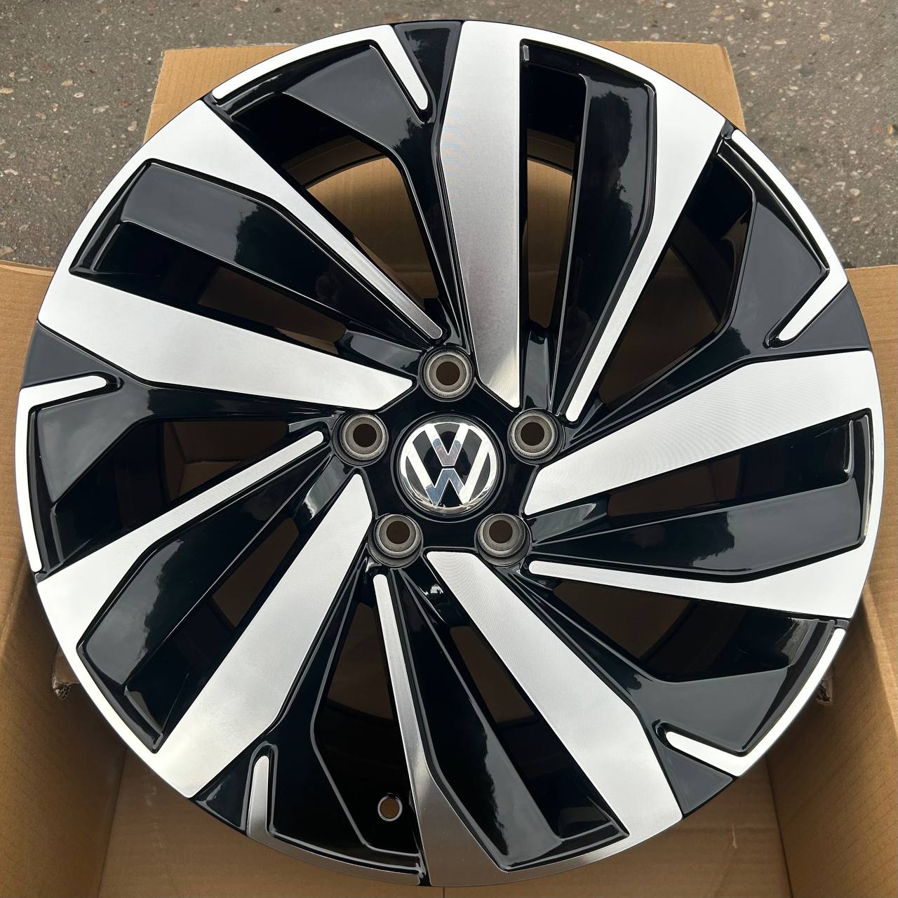 Литые диски Volkswagen 8×R18 5×112