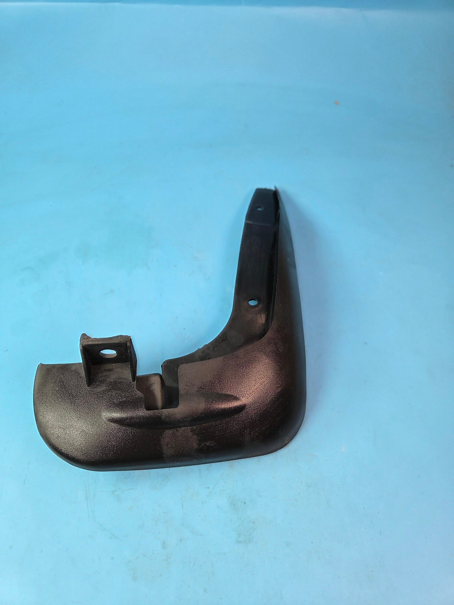 Брызговик передний правый 96562710 Daewoo Matiz