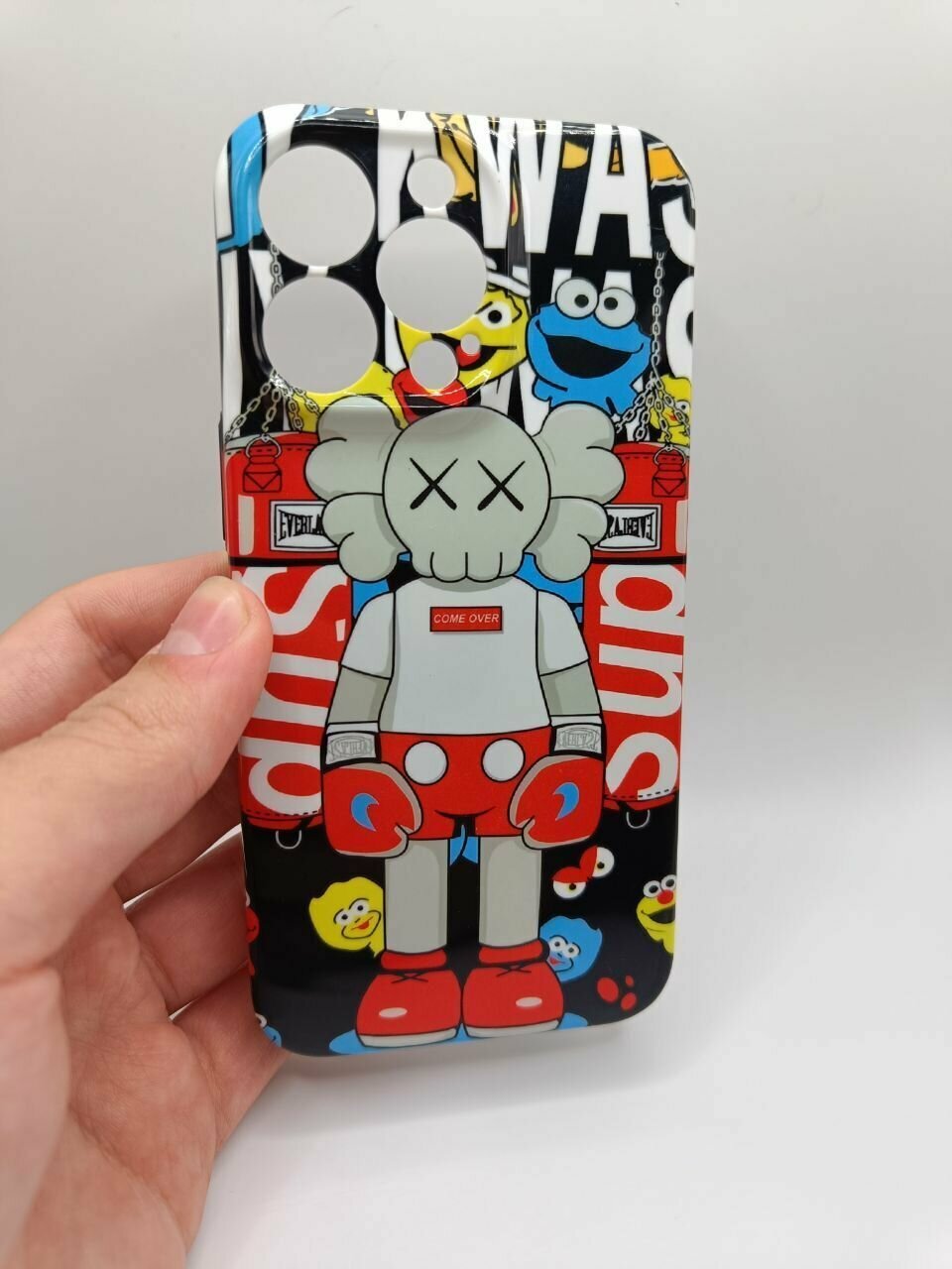 Защитный чехол с принтом KAWS для iPhone 13 Pro