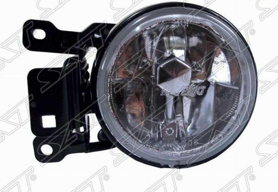 SAT ST-214-2050L Фара противотуманная (Слева) Mitsubishi Pajero Sport 04-08 / Montero Sport 00-05