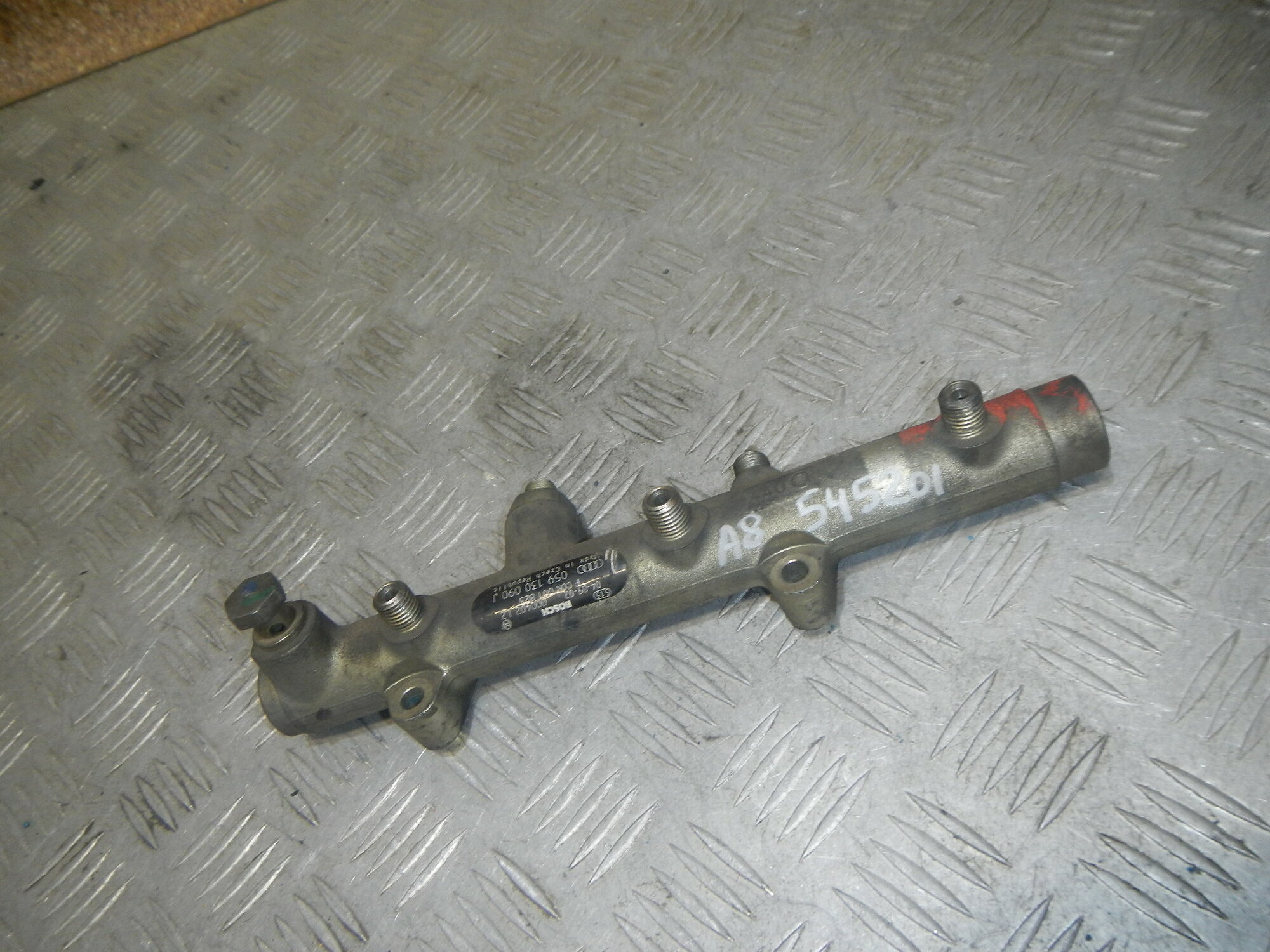 Б/У Рейка топливная (рампа), Audi (Ауди)-A8 (D3) (02-10) AUDI A8 (D3) (02-10) правая 3.0 V6 TDI Без видимых повреждений. ...
