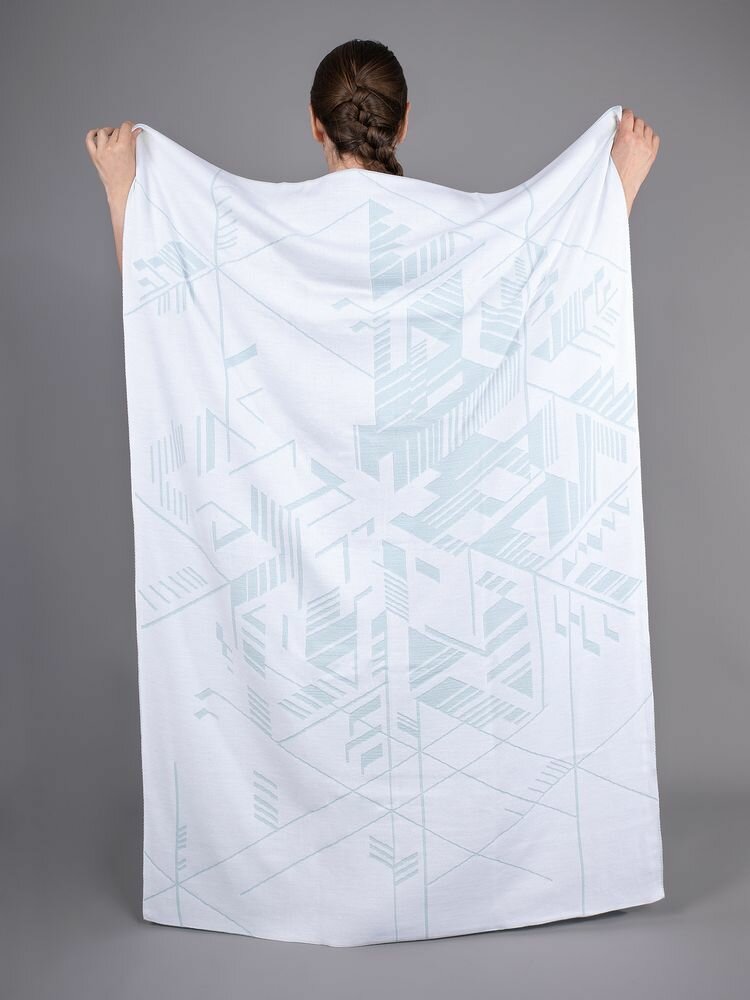 Плед вязаный, новогодний, интерьерный подарочный Winterflake, бело-голубой с люрексом, 100х140