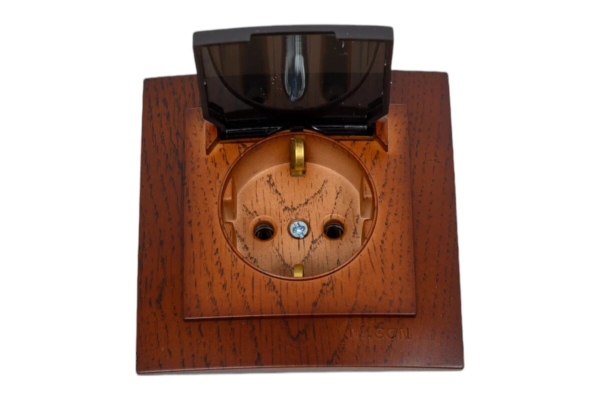 NILSON Розетка 1СП з/к крышка орех Touran wood 24271018