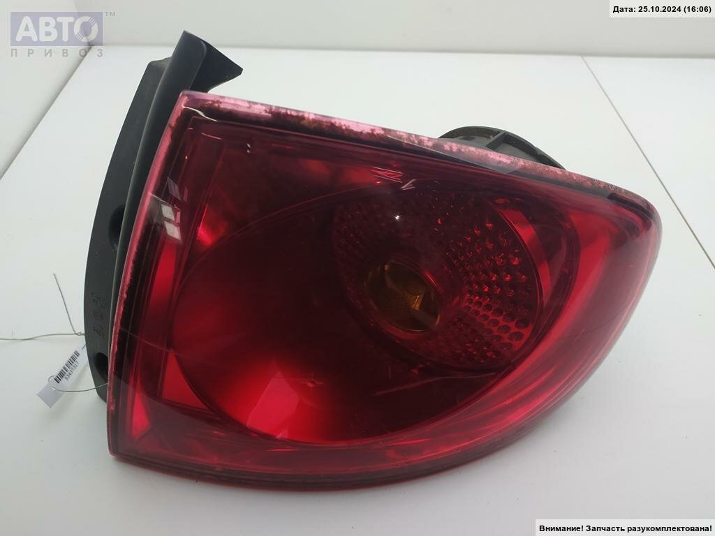 Фонарь задний правый Seat Altea