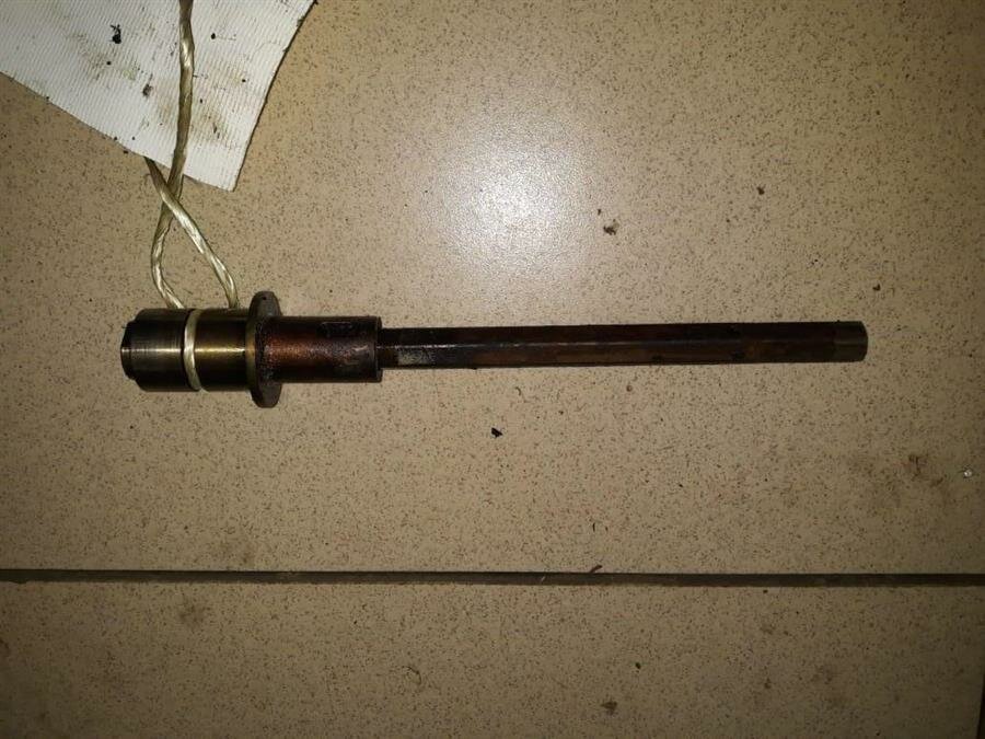 Вал привода масляного насоса от Audi A6 C6 2004-2011