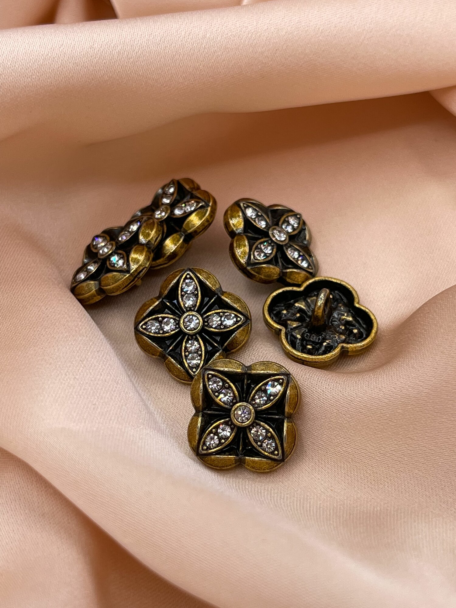 Бронзовые пуговицы в форме цветка со стразами 15 мм, 6 штук