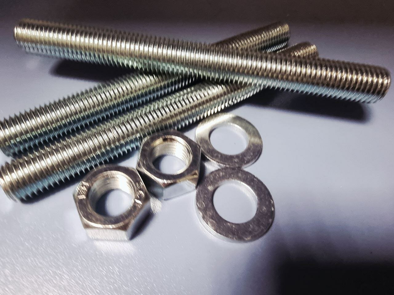 Набор шпилек резьбовых полная резьба М16*160 т.10.9 +10 гаек+10 шайб Wurth, Германия