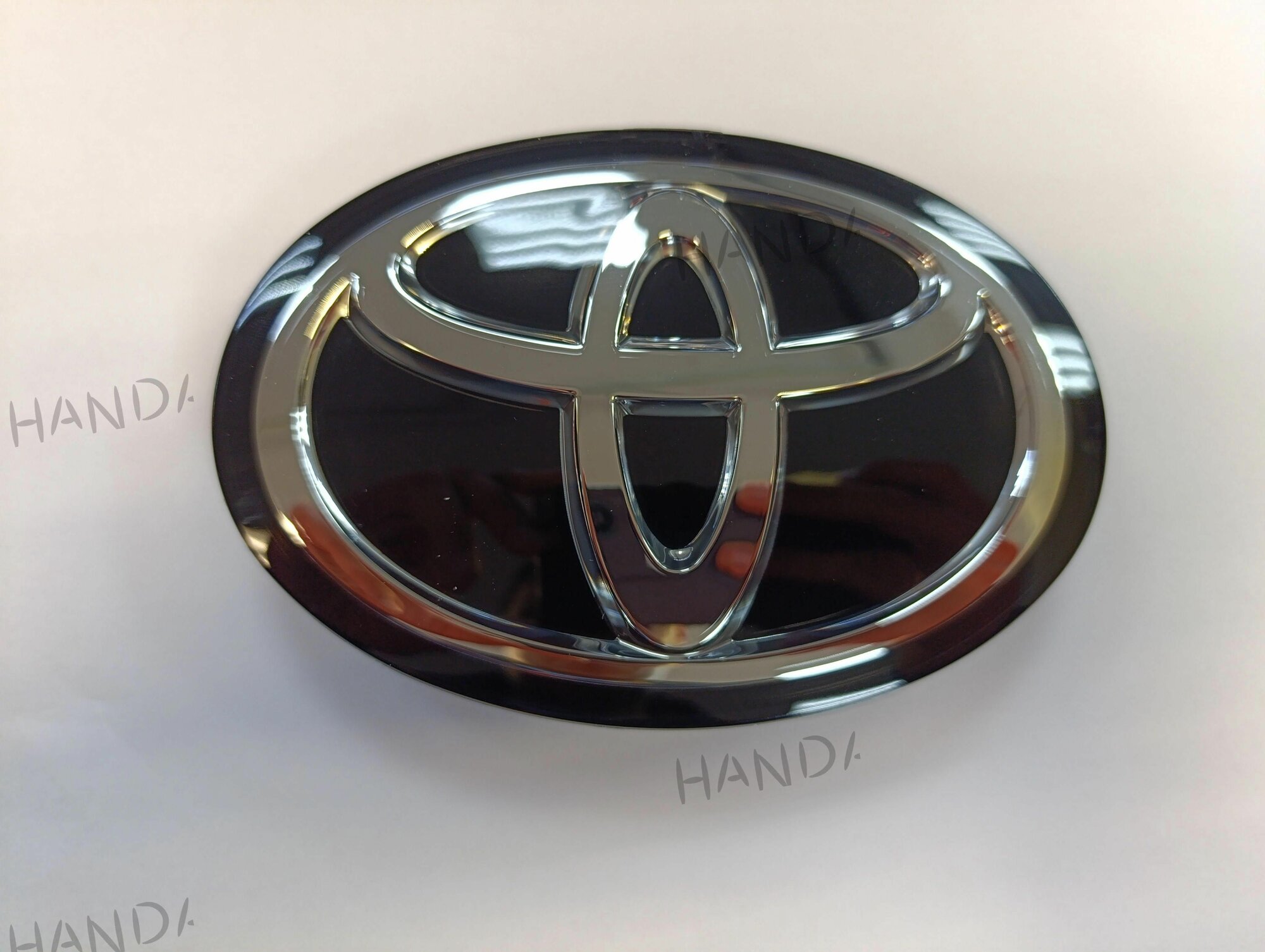 Эмблема для автомобиля