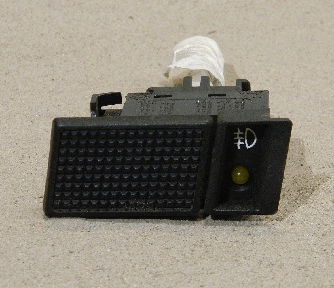 Кнопка задних птф Kadett E