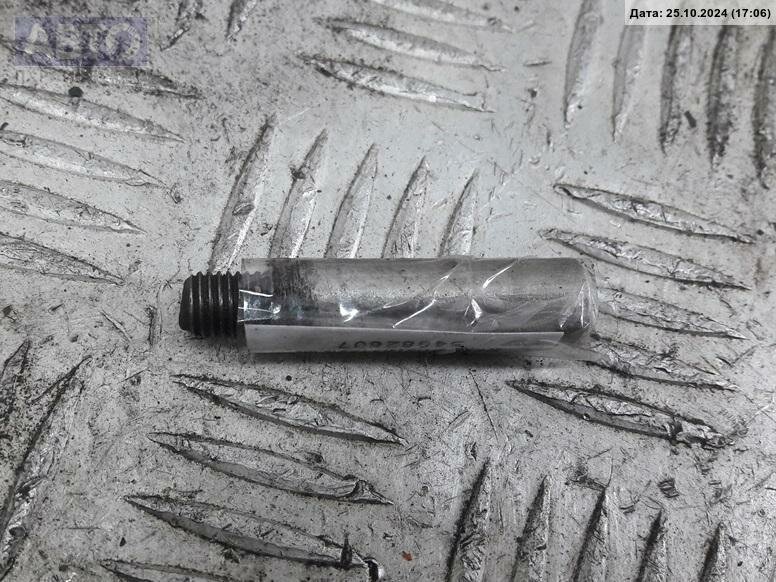 Болт крепления Volkswagen Passat B5+ (GP)