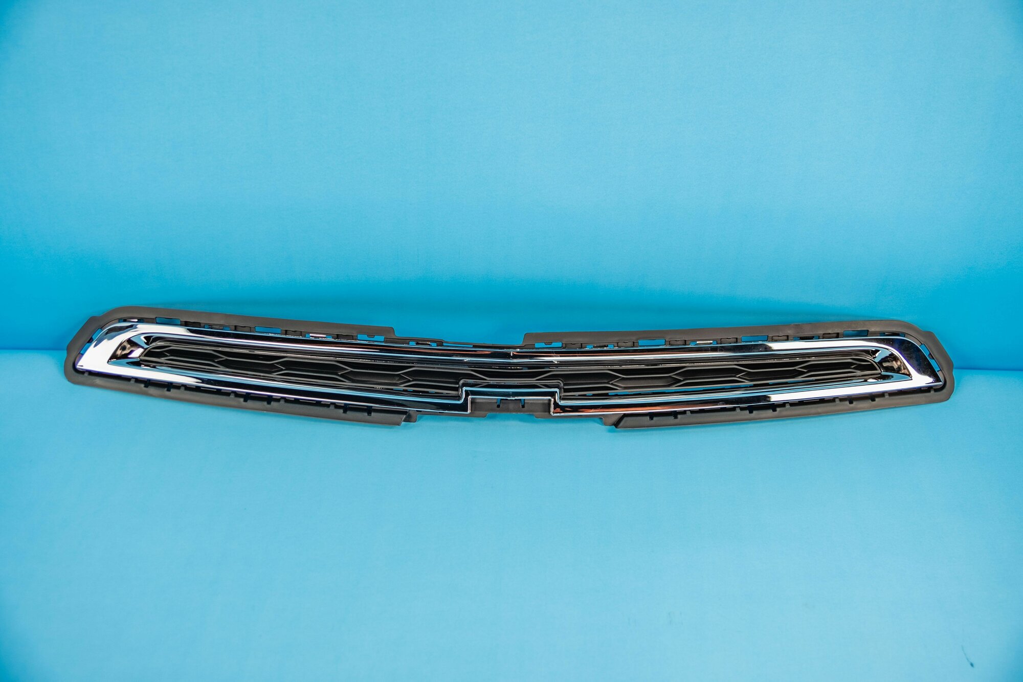 Решетка радиатора для Шевроле Кобальт 2 Chevrolet Cobalt 2011-2024 верхняя решётка переднего бампера