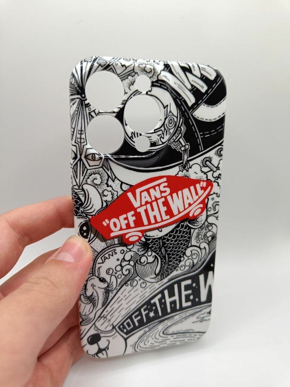 Защитный чехол с принтом KAWS для iPhone 13 Pro