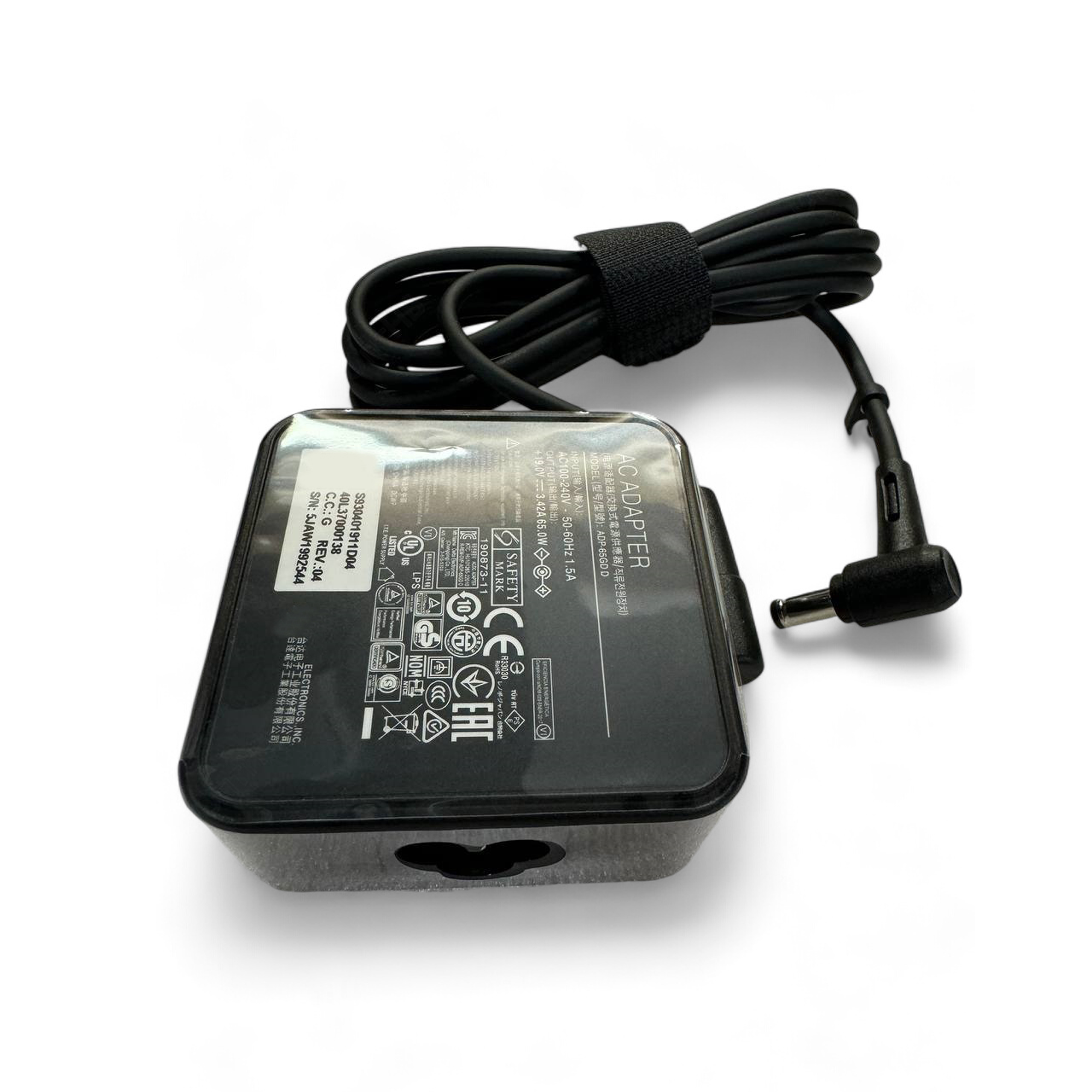 Блок питания (сетевой адаптер) для ноутбуков MSI 19V 3.42A 65W 5.5x2.5мм (квадратный корпус) черный, с сетевым кабелем