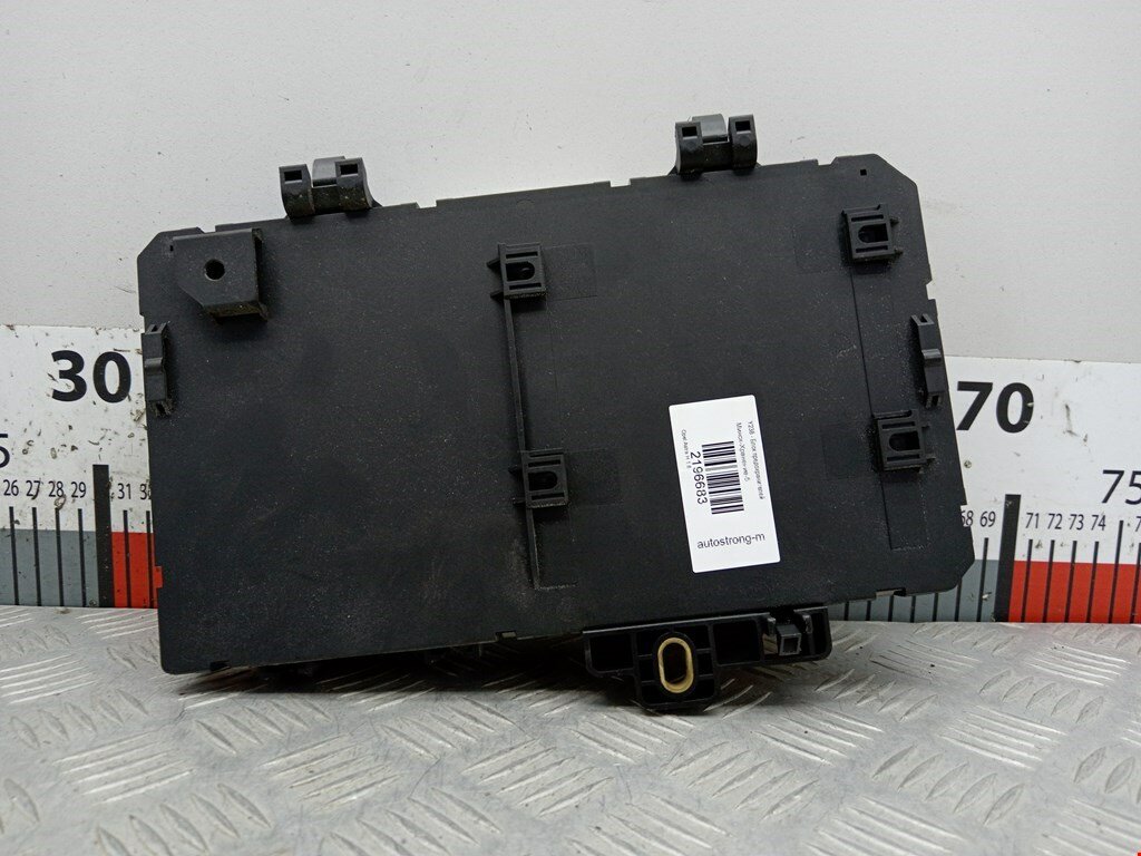 Блок предохранителей Opel Astra H 13191132 арт. 2196683