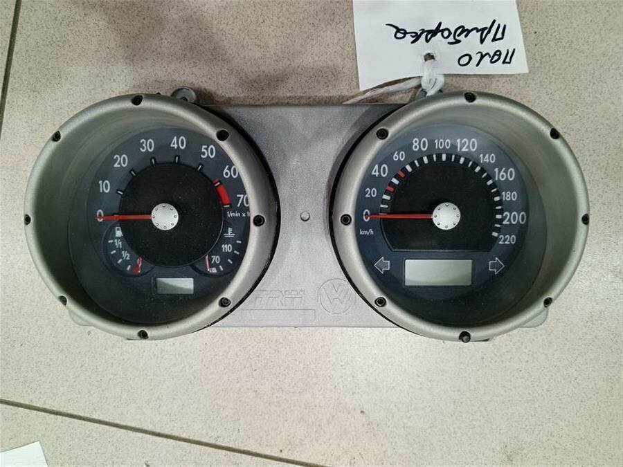 Панель приборов от Volkswagen Polo 3 1994-2001