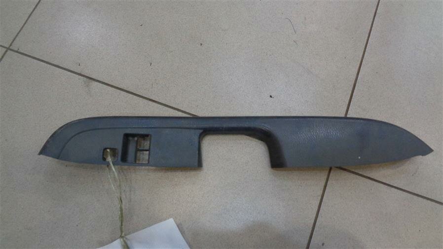 Накладка обшивки двери передней левой от Nissan Almera N15 1995-2000