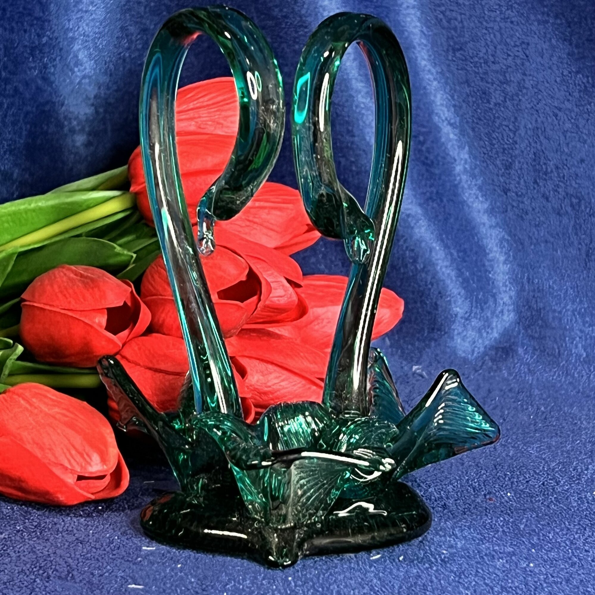 Фигурка из стекла. Лебединая верность подсвечник зеленый