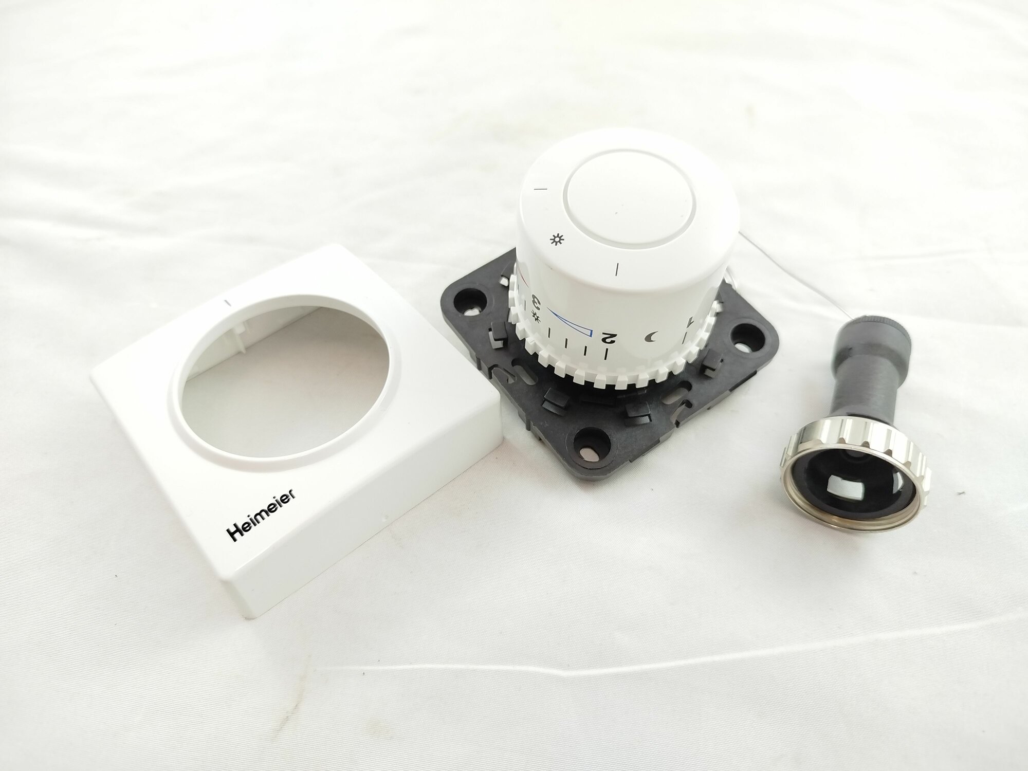 Термостатическая головка радиатора Heimeier, F M30x1.5, 59x80 мм, дистанционная настройка, 2 м, белая