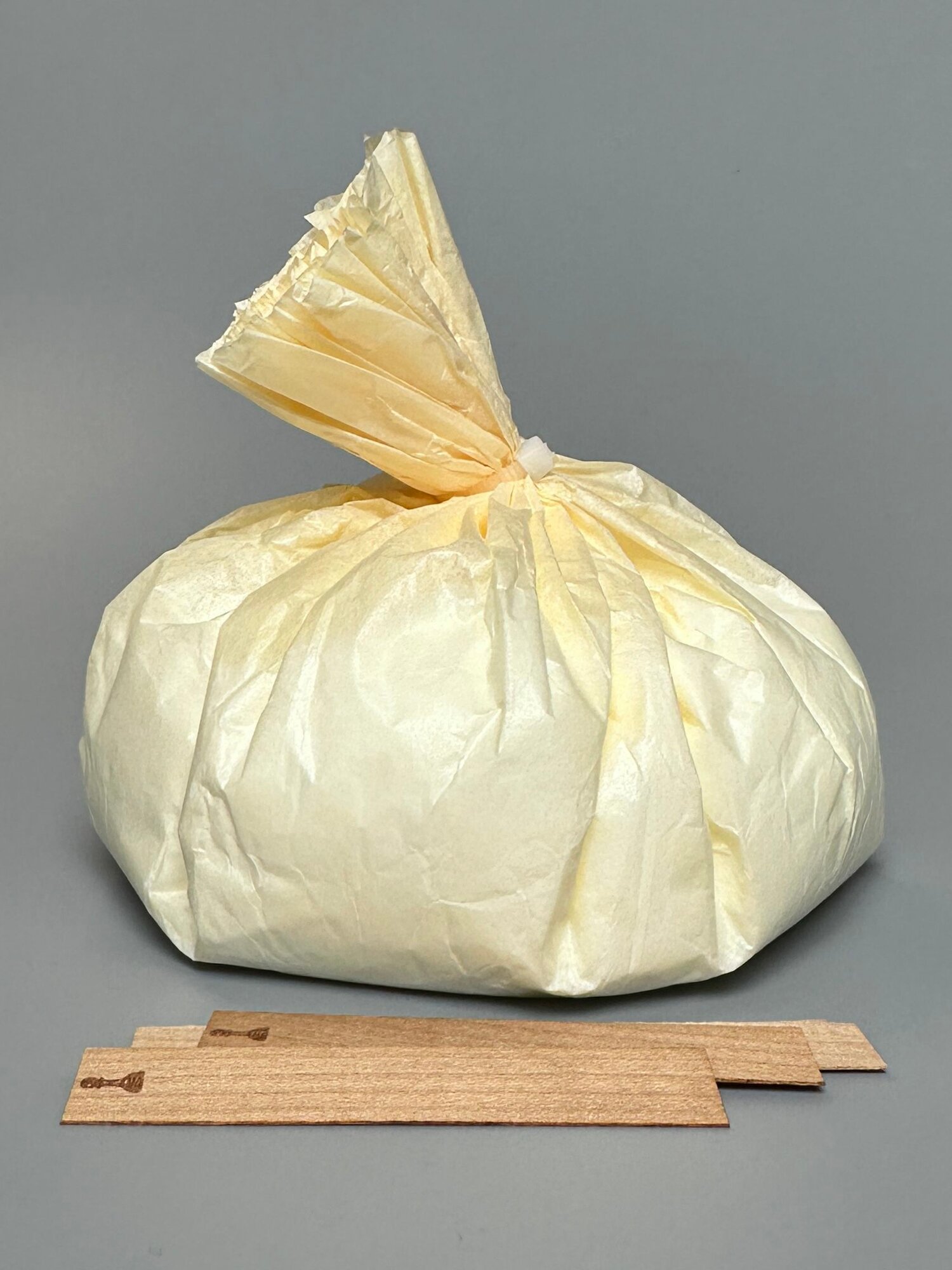 Рефилл косметический Pawns Collection стеарин 300 гр с фитилями для насыпной свечи