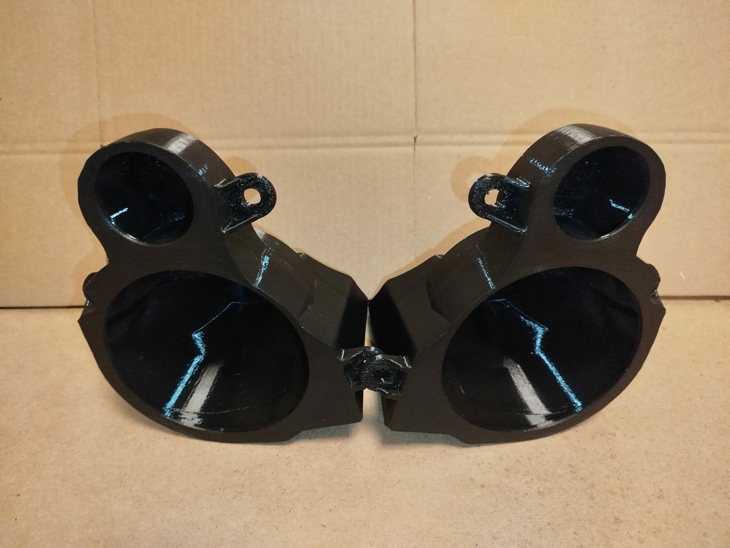 Подиумы для колонок, для BMW K 1600 GTL, GT, с большим магнитом, под 13 динамик.