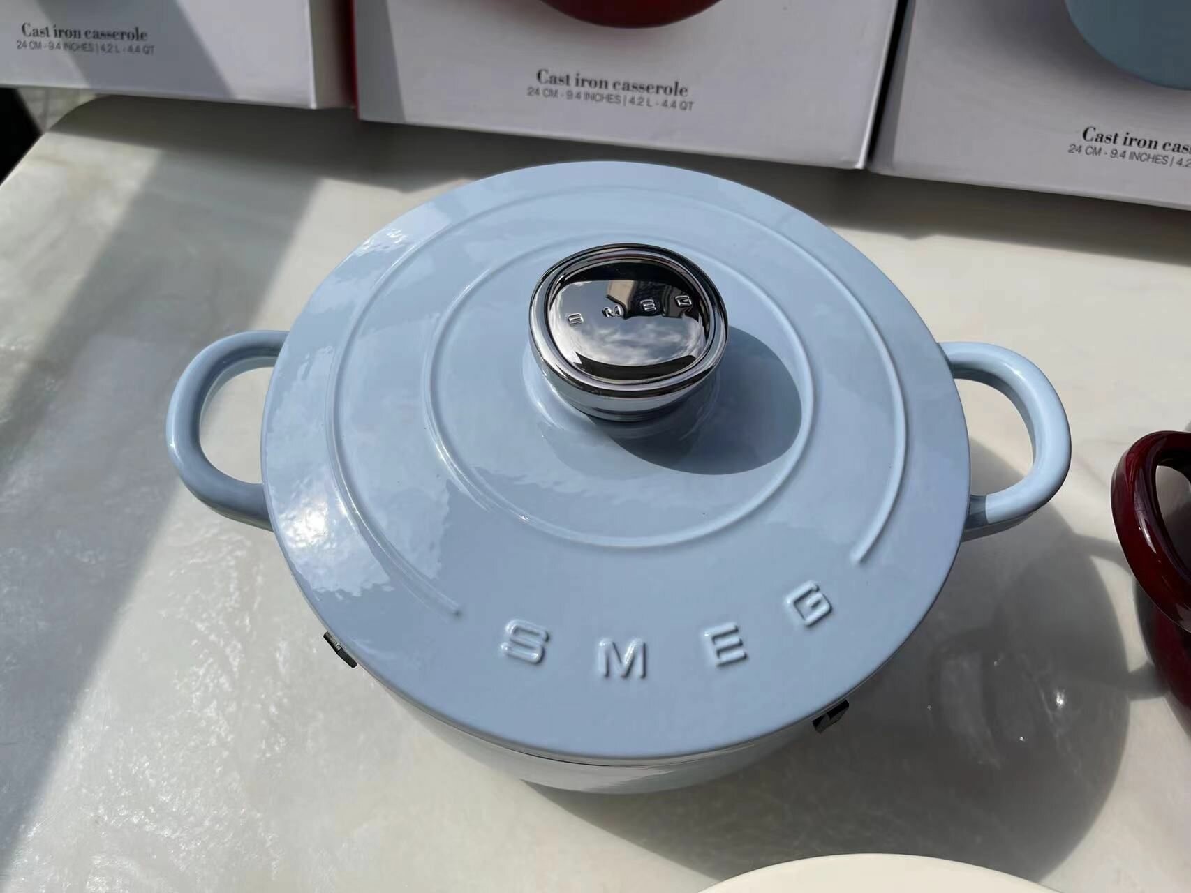Кастрюля с антипригарным покрытием SMEG, 4.2 л, голубая, чугунная